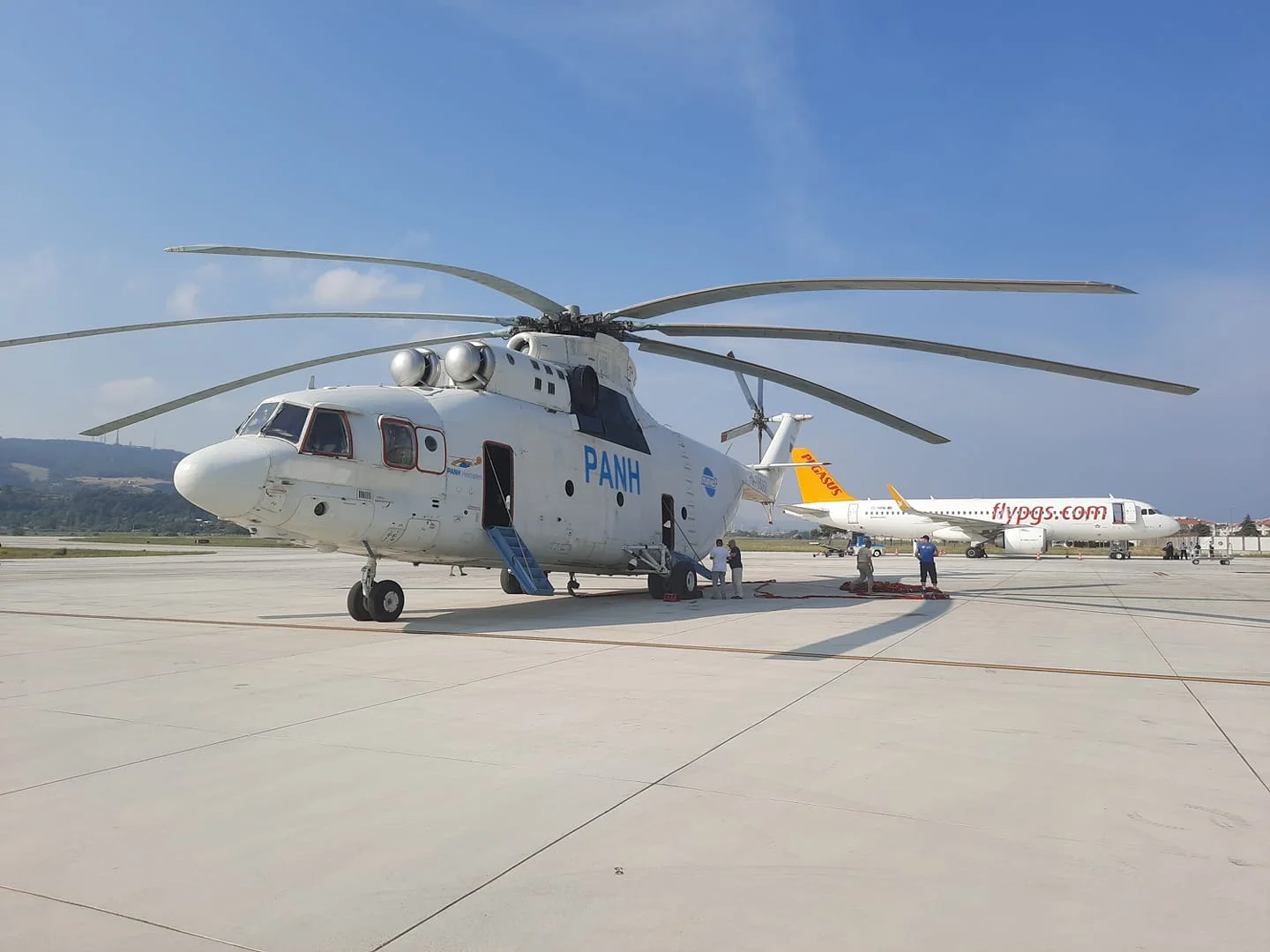Mil Mi-26: The World's Largest Helicopter with Incredible Lifting Power