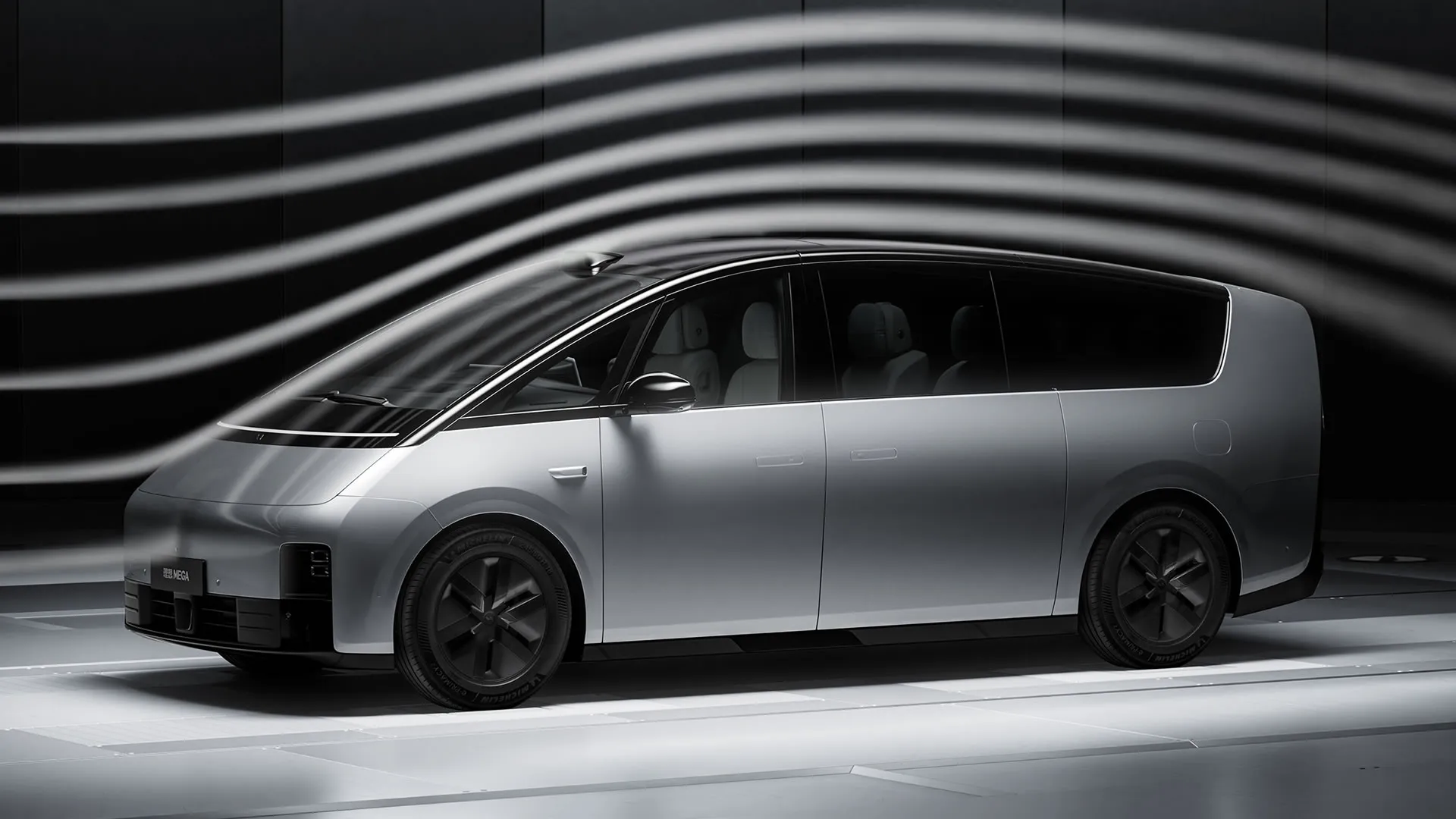 Chinese EV Company Li Auto Unveils Mega World's Largest Electric 7-Seater