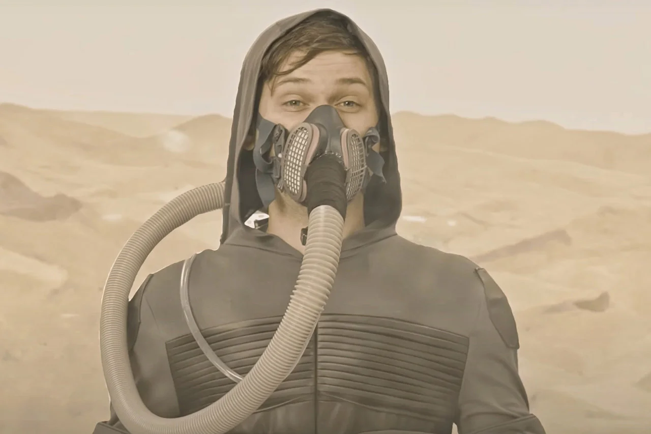 YouTubers Create Real-Life Dune Stillsuit: Turning Sweat and Breath ...