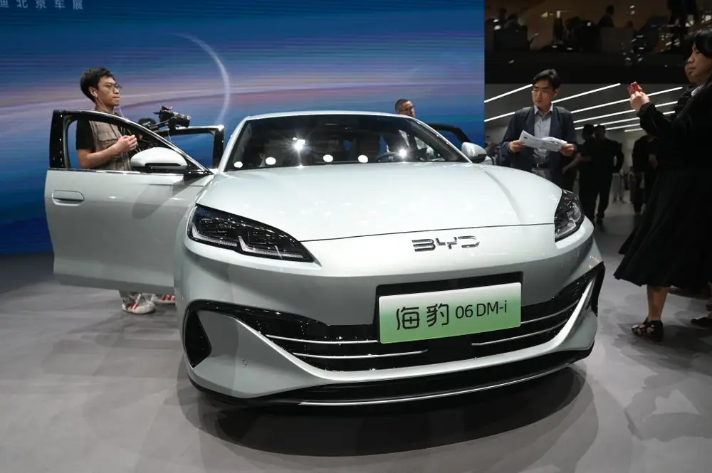 BYD Says its New Hybrid Cars Can Travel 1,250 Miles without Stoping for ...