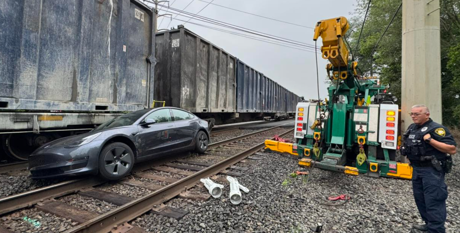 Tesla Model 3 Drives onto Train Tracks in Self-Driving Mode, Gets Hit ...