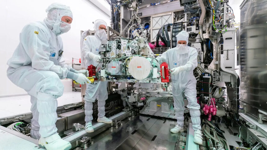 China Reverse-Engineers the World’s Most Advanced Chip-Making Machine